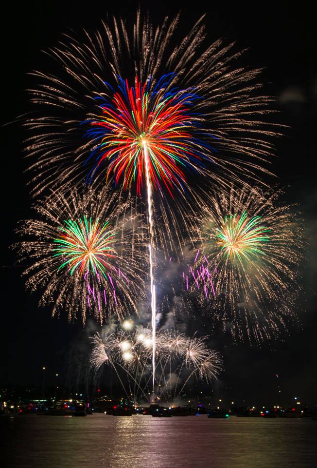 Photos: Fireworks dazzle over Western Washington on Independence Day | KOMO
